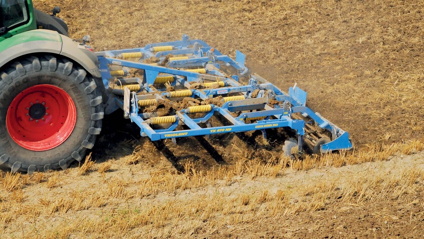 Chisel cultivator Triolent - Farmet